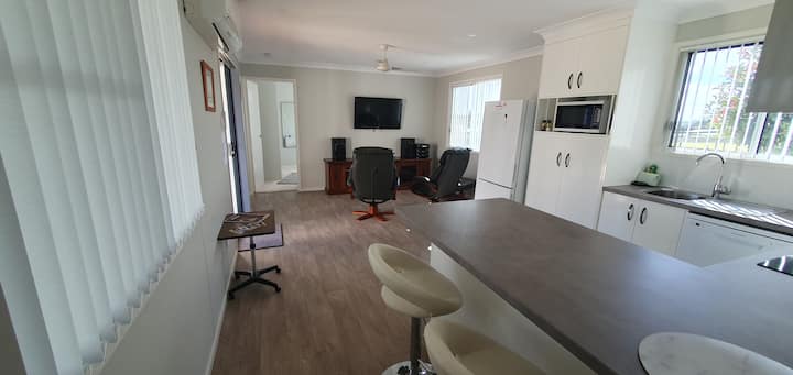 Granny Flat With A View - Rosewood
