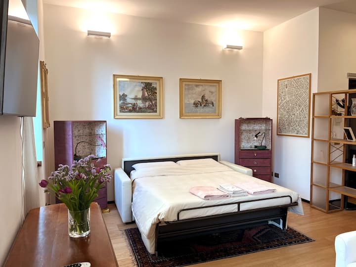 Elegant Studio Between Duomo & Central Station - Milano