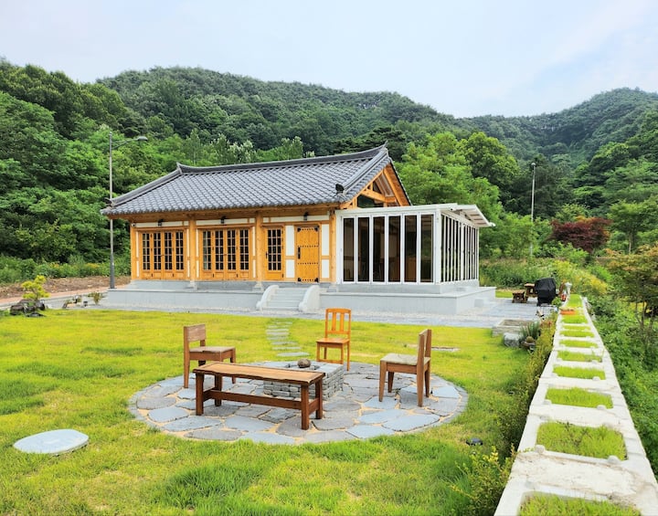 내장한옥스테이/자쿠지무료. 독채
풀빌라. 내장산. 정읍. 숲.호수.불멍 - Gwangju