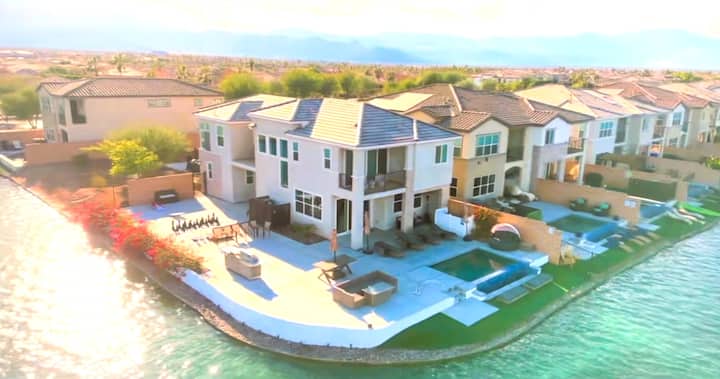Home In Indio/coachella "Lakefront Escape" - Coachella, CA