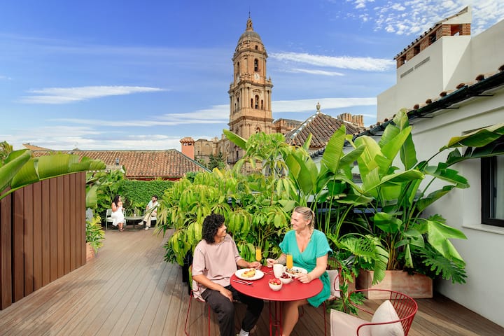 Stylish Apartment, 1-min. From Cathedral - By Coeo - Málaga-Costa del Sol Airport (AGP)