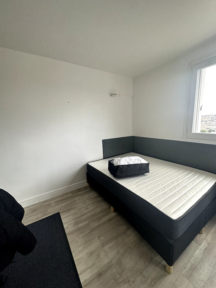 Chambre Double Centre-ville, Tram Direct 24h ! - Le Mans