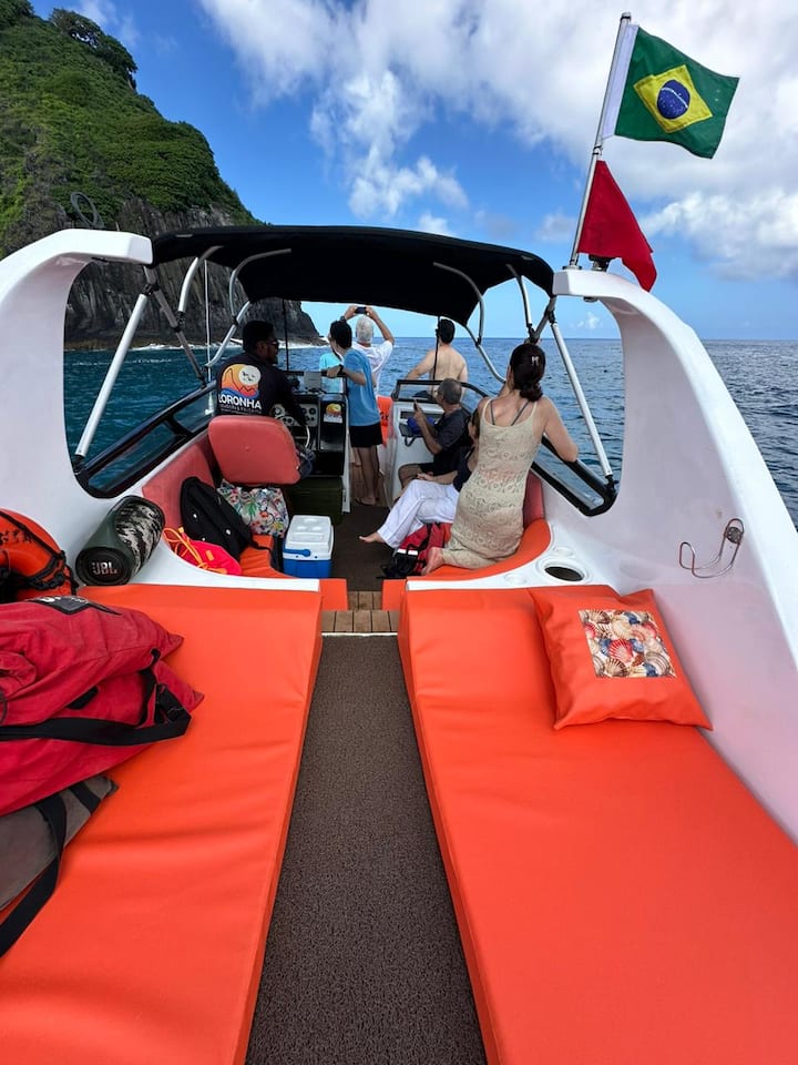 Lancha Privativa 27" Pés  Noronha - Ilha de Fernando de Noronha