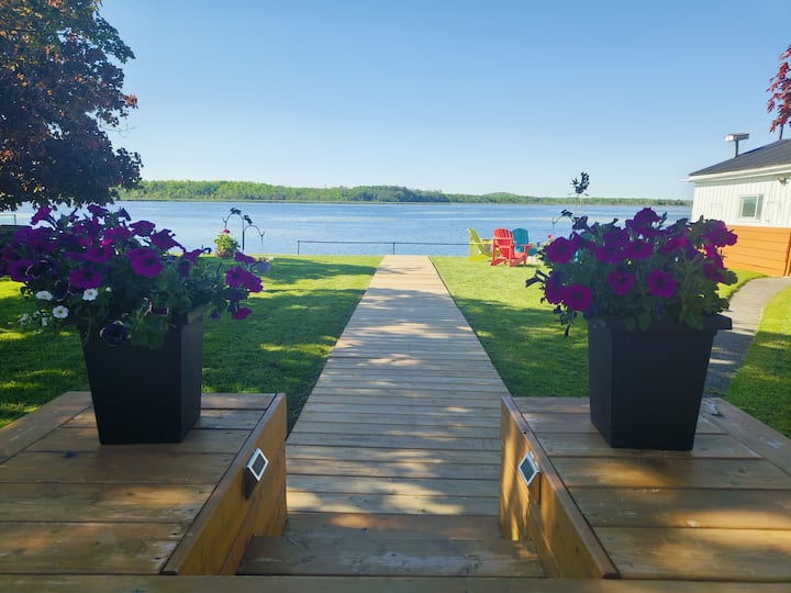 Cottage With Panoramic Lake View And Great Privacy - Kawartha Lakes