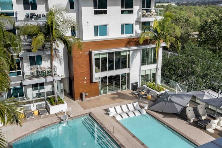 The Camila® - Luxury 1br W/ King Bed, Gym, Pool - Irvine, CA