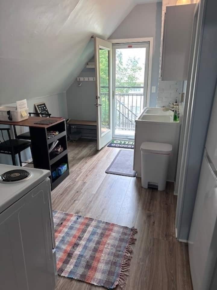 Top Floor Private Studio Fully Furnished Unit! - 聖保羅