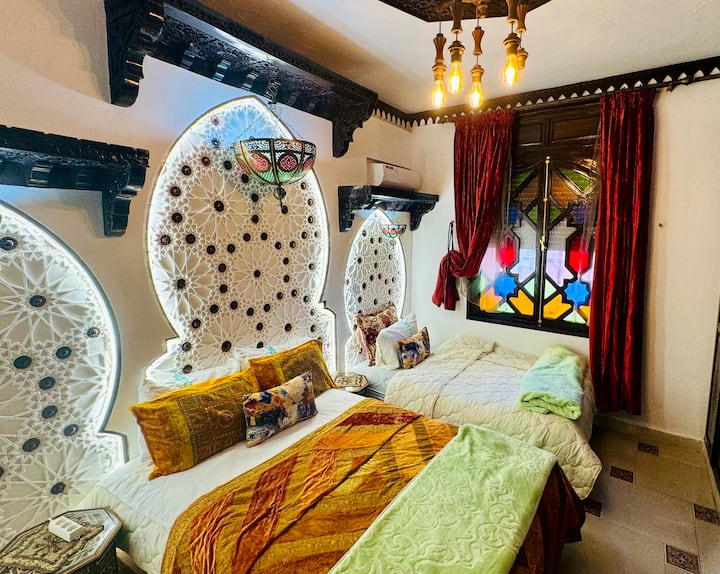 Authentic Moroccan Stay • Rooftop Views•fast Wi-fi - Meknès