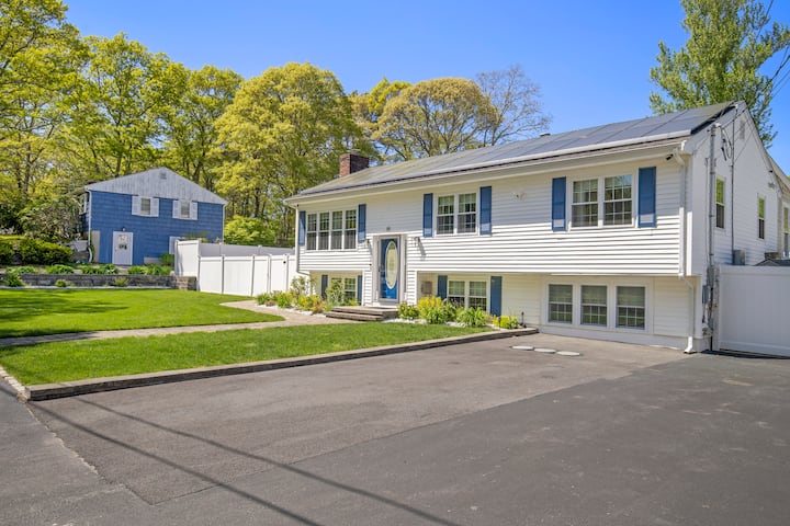 Beach Nearby Pool/hotspa Firepit  Lgbackyard - Barnstable, MA