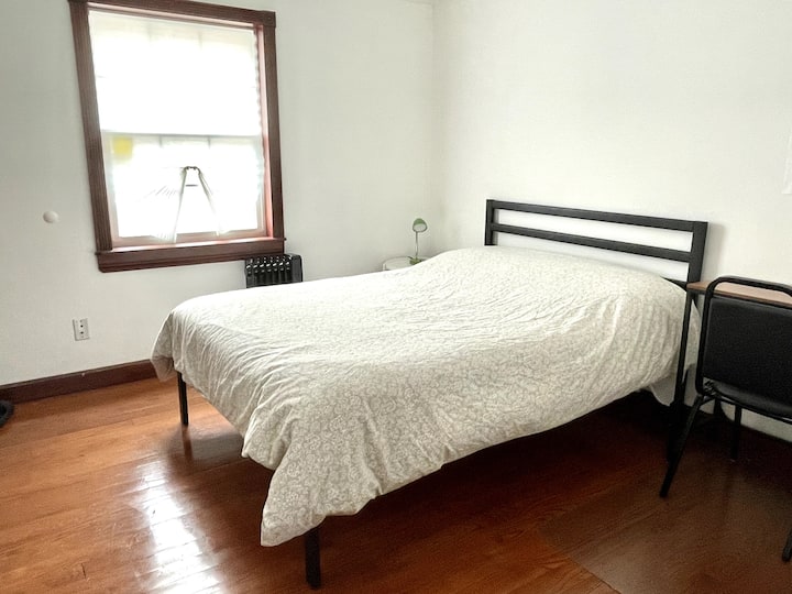 Bright Bedroom With Full Bath Nyc (One Guest Only) - New York City