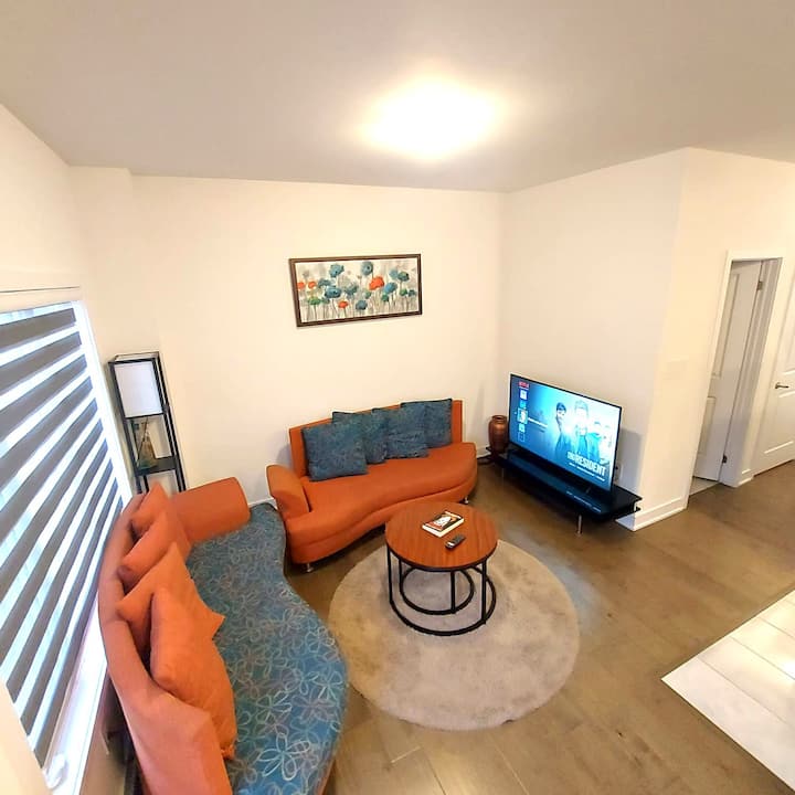 4 Bedroom Fully Private Townhouse In Barrie - 배리