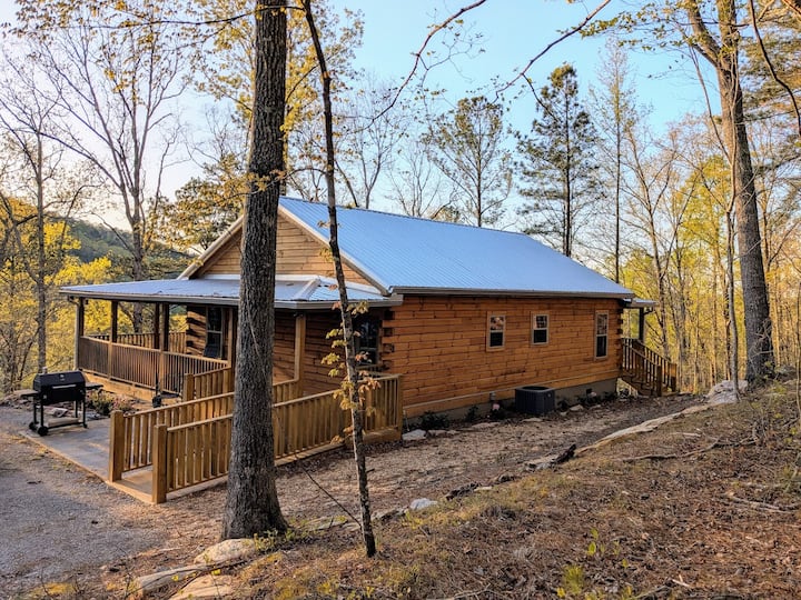 Pinhoti Ridge Retreat Cabin 3 Treetop - Talladega, AL