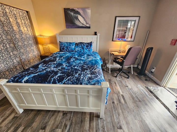 Room With Private Bath Near Sunny Cove Beach! - Santa Cruz, CA