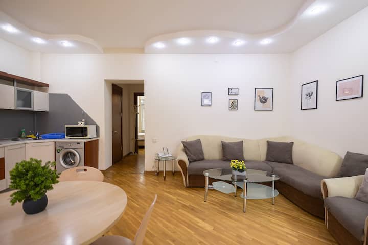 Nizami Street Cosy Apartment In Excellent Location - 巴庫
