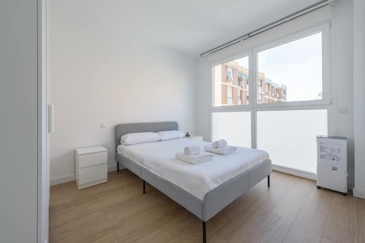 Apartamento A 550m Del Metro La Elipa (1º) - Madrid