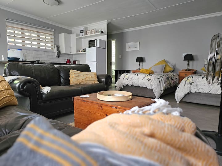 Giraffe's Rest, Self Catering Apartment - White River