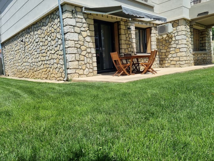 Appartement Au Calme Dans Un éCrin Verdoyant - ibis Styles Nimes Gare Centre