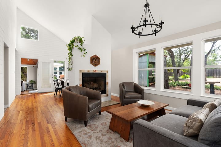 Private Retreat + Boat Dock | 2 Acres | 4br/3ba - Lago Vista, TX