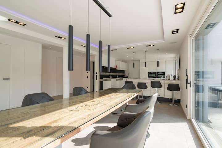 Beeindruckende Klassische Moderne Villa - München