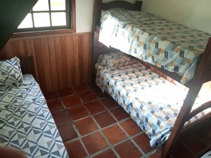 Cama Em Quarto Compartilhado No Centro De Paraty - Paraty