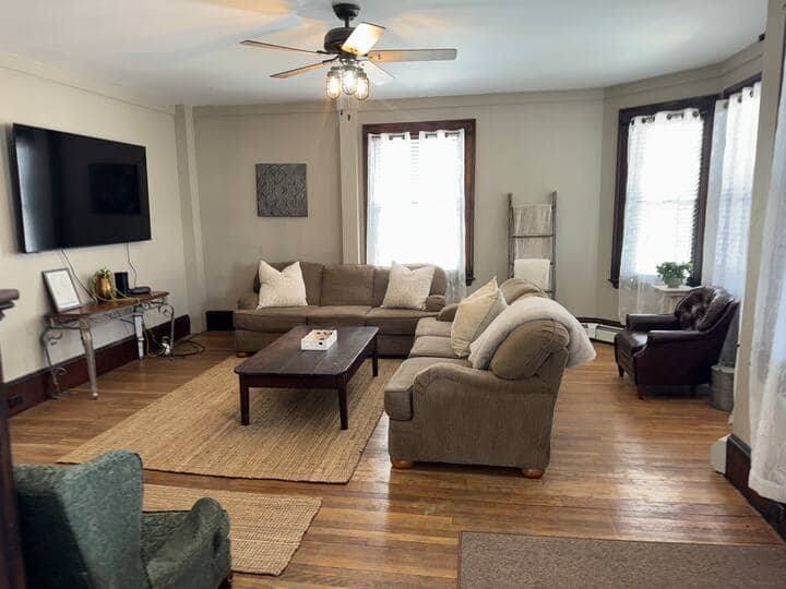 1 Bed, Directly In Town, Arcade Games,atv, Parking - Jericho Mountain State Park, Berlin