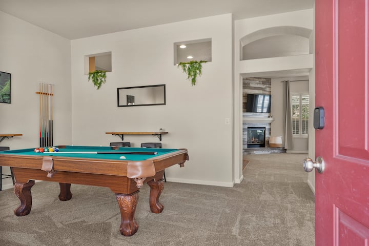 Family Friendly Game House Bbq Pool Table Tahoe - Reno, NV