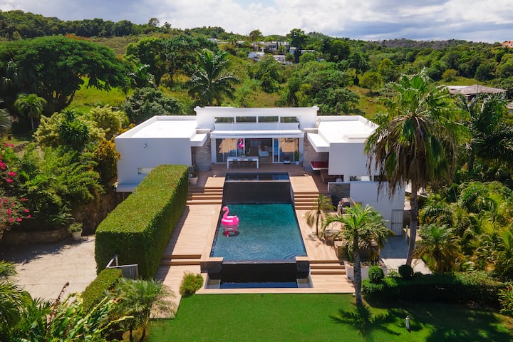 5br Retreat W/ 3-level Black Pool, Jettub, Rooftop - República Dominicana