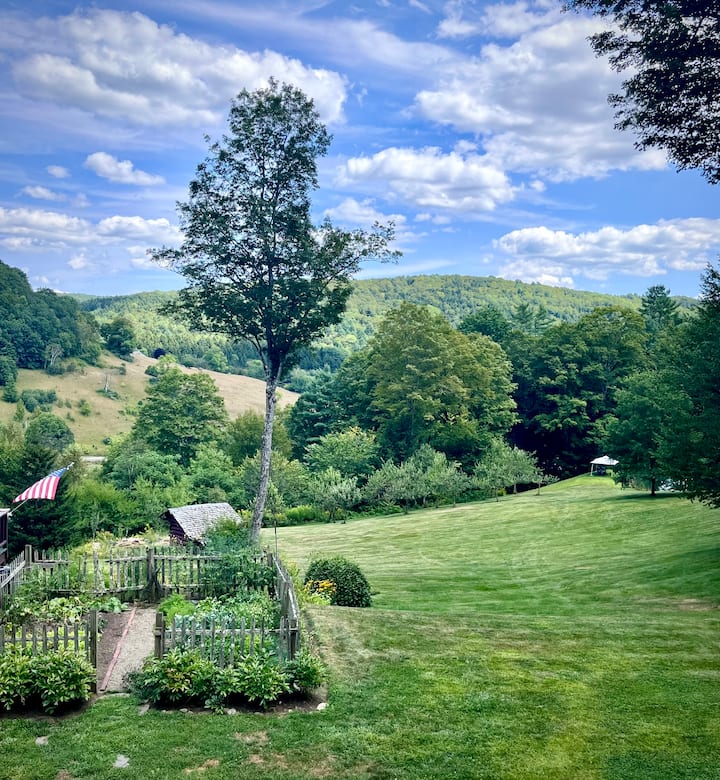 Cozy, Clean Studio With Picturesque Vermont Views! - Woodstock, VT