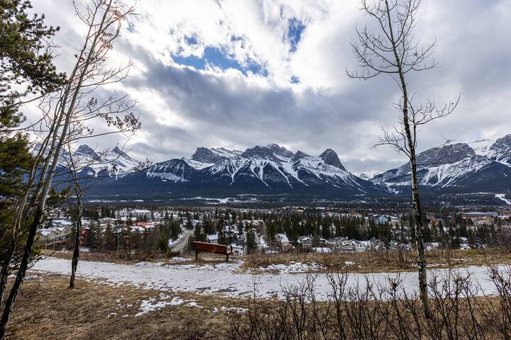 Home- Canadian Rockies- Banff Canmore - Canmore