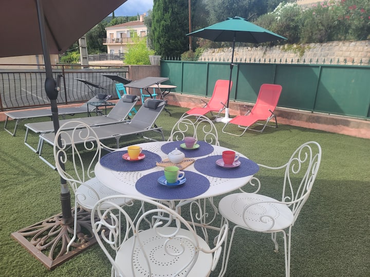 En Solo Ou En Famille Solarium Et Parking Gratuit - Grasse