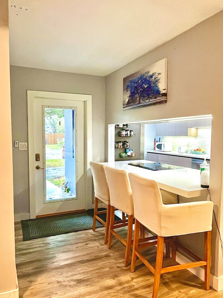 Walk To Beach Room For Two - Boca Raton, FL