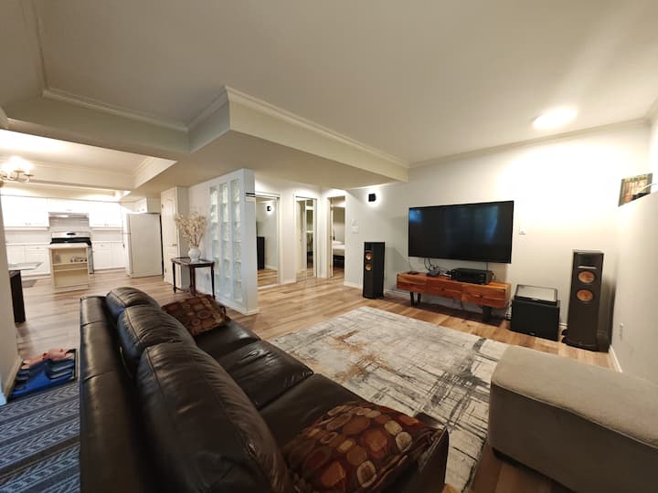 Spacious&modern Suite - Surrey, BC