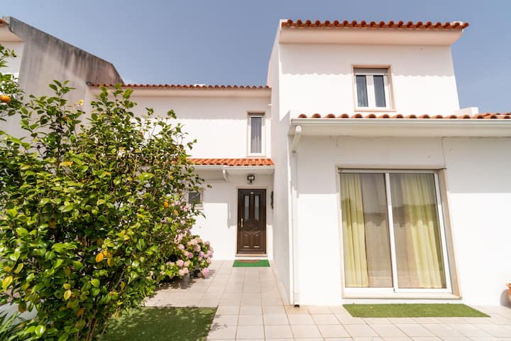Casa Com Jardim E Barbecue Nazaré - Nazaré