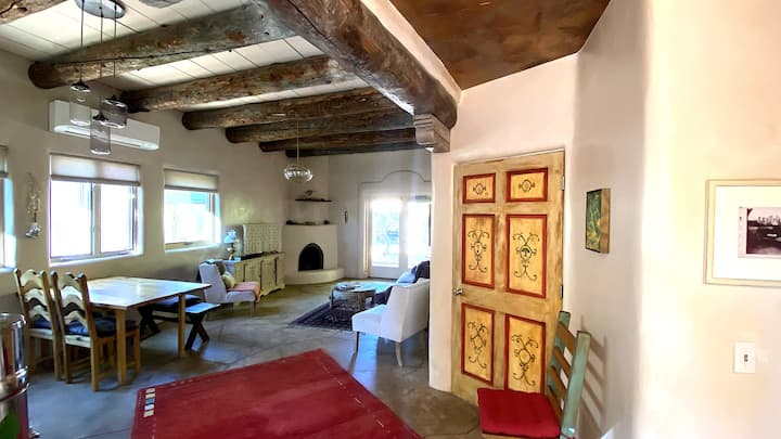 Bright, Quiet, Artist Refuge; Dog Friendly - Santa Fe, NM