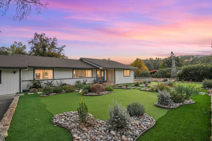 Modern Riverfront Retreat W/ Arcade & Golf - Sequoia National Park