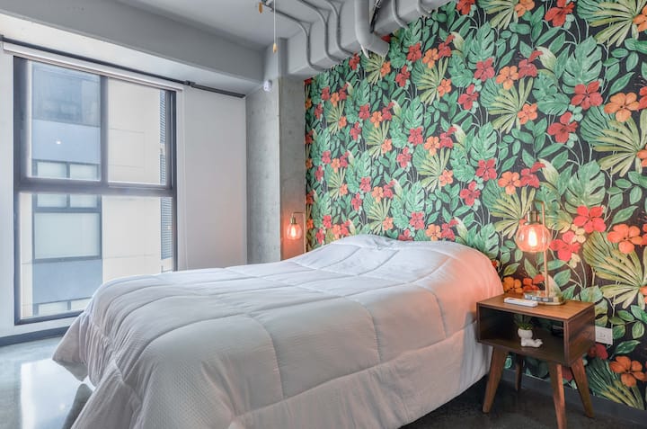 1 Queen Bed & 1 Air Mattress, Wifi, Gym - 3 People - Monterrey