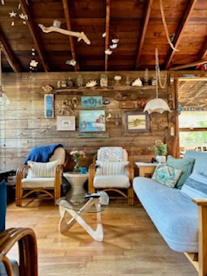Davis Park Beach Retreat 1 Minute Walk To Ocean! - Patchogue, NY