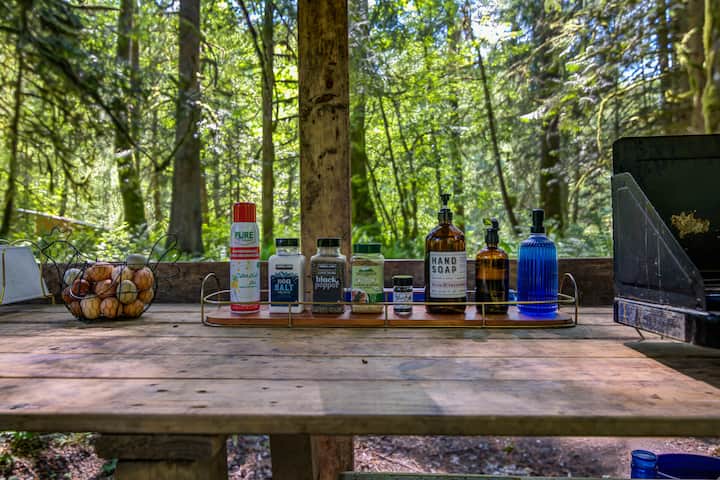 Camp Riverfront W/hot Tub On 30-acres Of Trees - Enumclaw, WA
