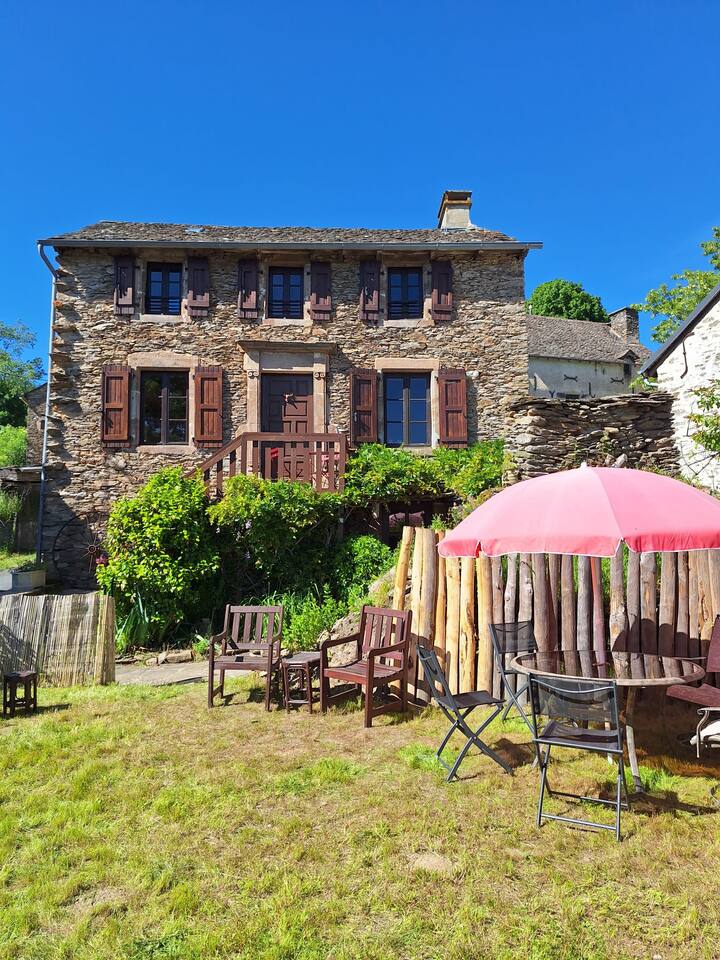 Gîte Le Cottage De Coupiaguet / Villefranche - Salles-Curan