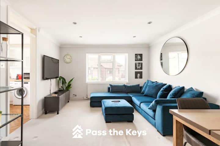 Bright And Airy Apartment In Unbeatable Location! - Slough