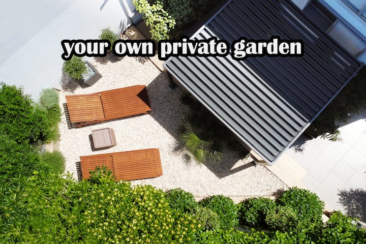West Coast Gardens (Garage Spot + Private Garden) - Kaštela