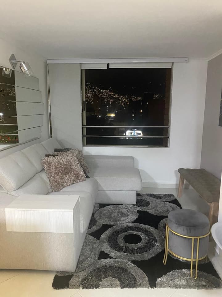 Hermoso Apartamento En Laureles - Medellín