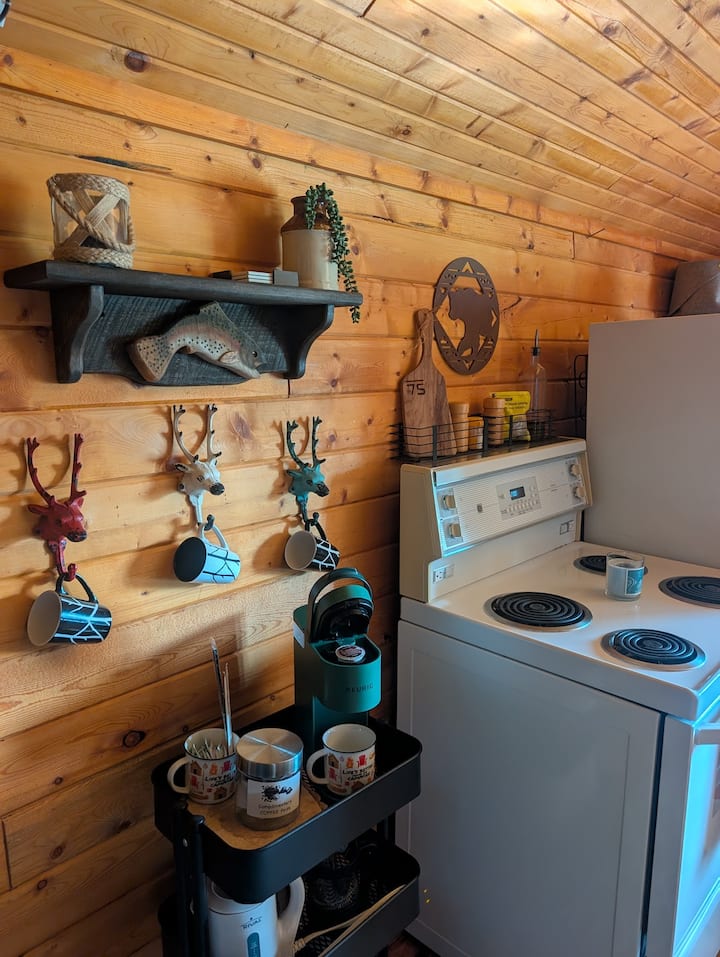 Cozy Cabin Getaway On Private Ranch (3) - Alberta