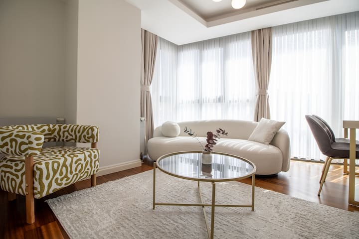 Design 2 Bedroom 2 Bathroom Family Flat In Taksim - Karaköy