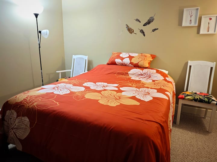 Love - Cozy Room (1 Queen Bed) #5 - Whitehorse