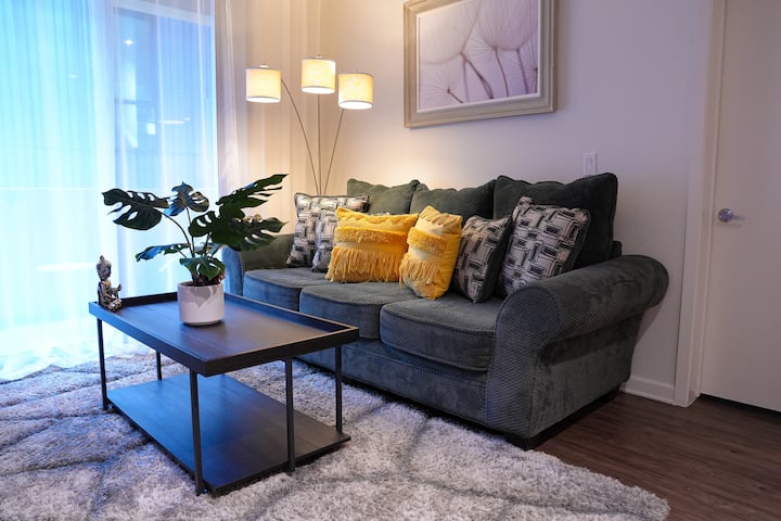 Amazing 2bd In The Heart Of Sm | Free Parking - Riviera Country Club