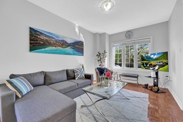 *- New Listing -*Beautiful Clean House In Brampton - Brampton