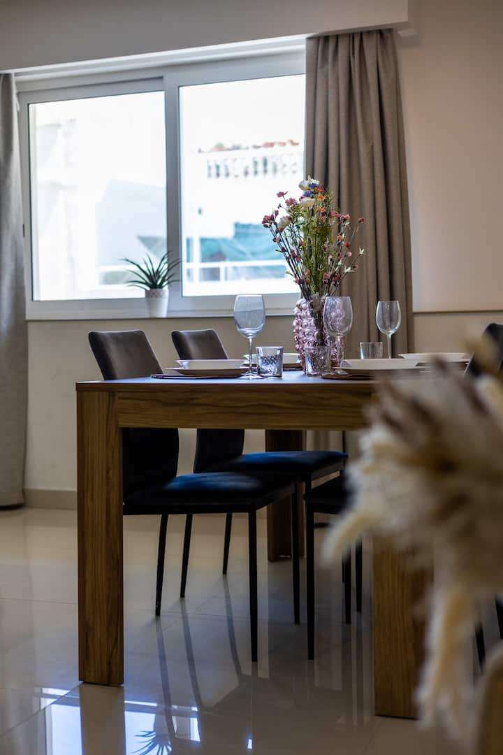 Modern, Spacious, 2nd Floor Apt & 120m To Seafront - Valletta