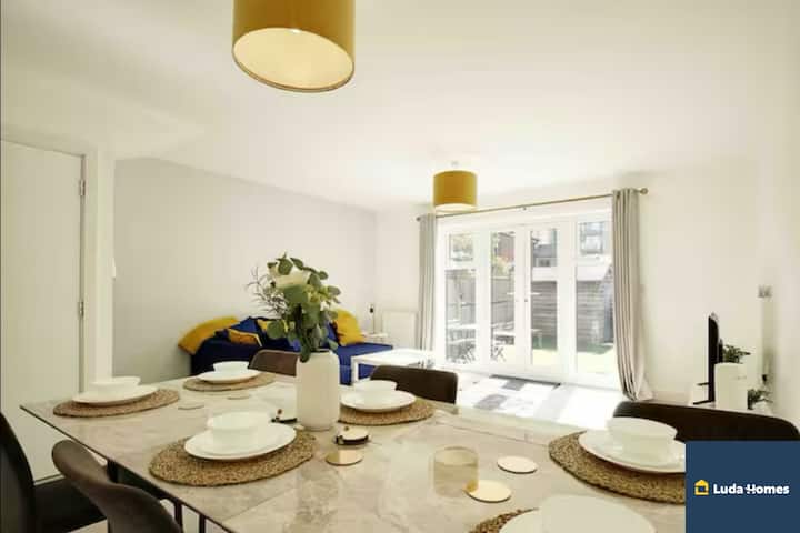 Reading Close To All Amenities/sleeps 8/w/parking - Berkshire