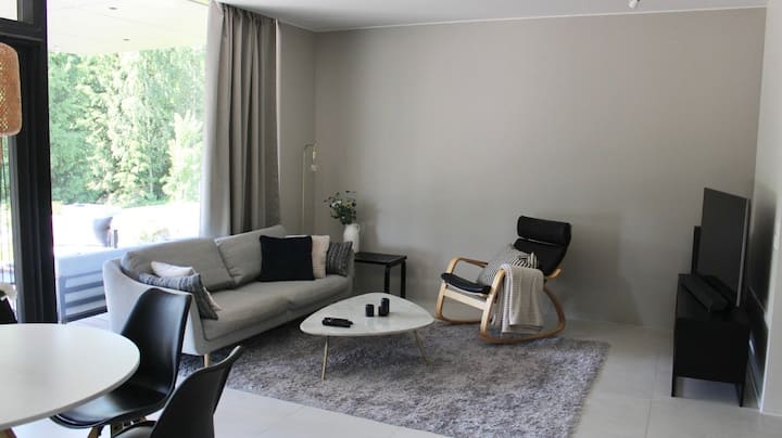 Private Apt. W/sauna, Nature View And Free Parking - Tampere