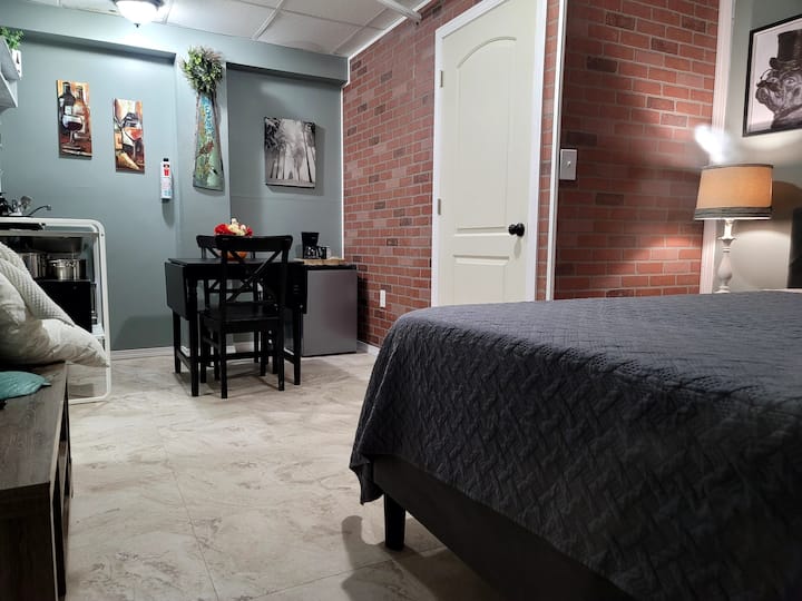 Beautiful Private Studio In Lawrence Mass - Lawrence, MA